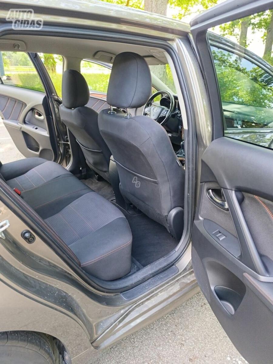 Brown Toyota Avensis 2018 in Jurbarkas, with an engine capacity of 1.80 L and mileage of 240 thousand km for 9500 €, photo 16 on AUTOMOTO.COM.LV