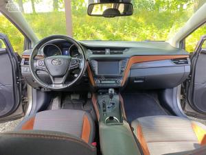 Brown Toyota Avensis 2018 in Jurbarkas, with an engine capacity of 1.80 L and mileage of 240 thousand km for 9500 €, photo 19 on AUTOMOTO.COM.LV