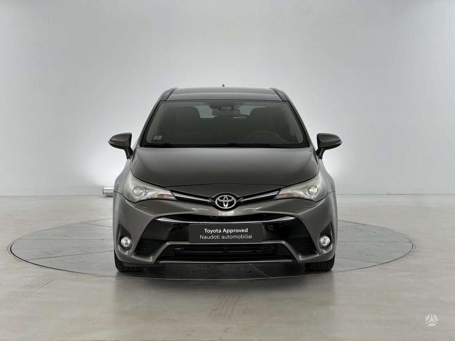 Brūns Toyota Avensis 2018 Viļņa, ar dzinēja tilpumu 2.00 L un nobraukumu 168 tūkst. km par 9900 €, foto 6 vietnē AUTOMOTO.COM.LV
