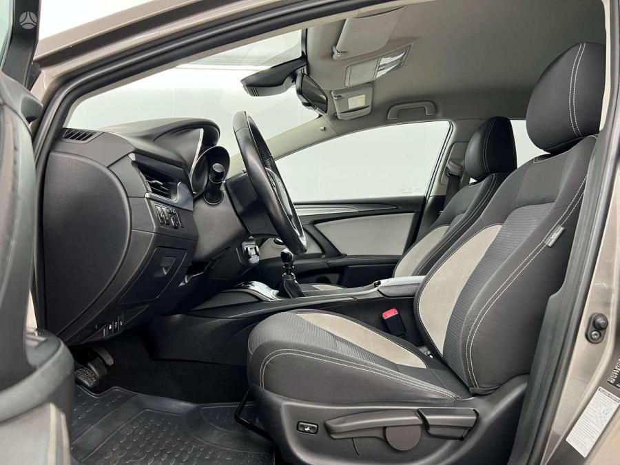 Brūns Toyota Avensis 2018 Viļņa, ar dzinēja tilpumu 2.00 L un nobraukumu 168 tūkst. km par 9900 €, foto 12 vietnē AUTOMOTO.COM.LV
