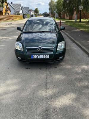 Green Toyota Avensis 2003 in Marijampole, with an engine capacity of 2.00 L and mileage of 220 thousand km for 2750 €, photo 1 on AUTOMOTO.COM.LV