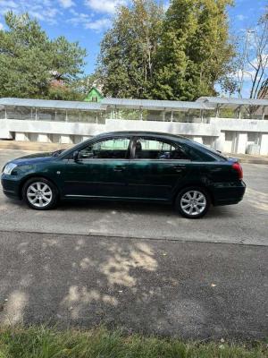 Green Toyota Avensis 2003 in Marijampole, with an engine capacity of 2.00 L and mileage of 220 thousand km for 2750 €, photo 4 on AUTOMOTO.COM.LV