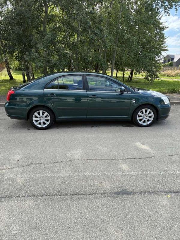 Green Toyota Avensis 2003 in Marijampole, with an engine capacity of 2.00 L and mileage of 220 thousand km for 2750 €, photo 5 on AUTOMOTO.COM.LV