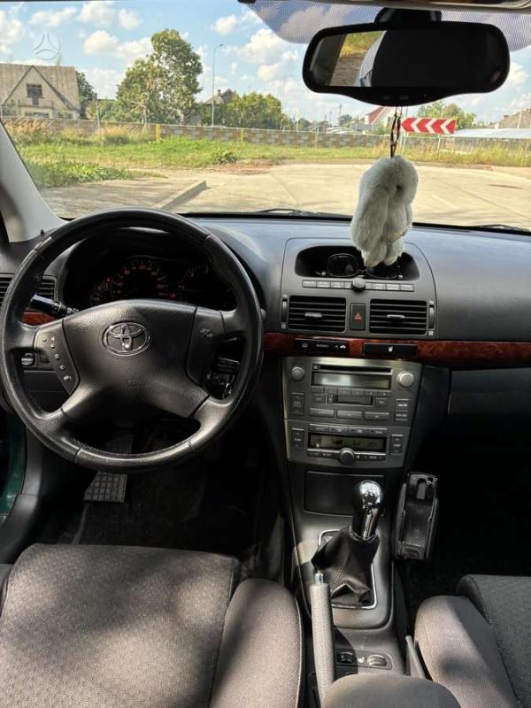 Green Toyota Avensis 2003 in Marijampole, with an engine capacity of 2.00 L and mileage of 220 thousand km for 2750 €, photo 7 on AUTOMOTO.COM.LV