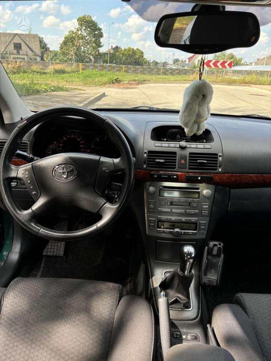 Green Toyota Avensis 2003 in Marijampole, with an engine capacity of 2.00 L and mileage of 220 thousand km for 2750 €, photo 7 on AUTOMOTO.COM.LV
