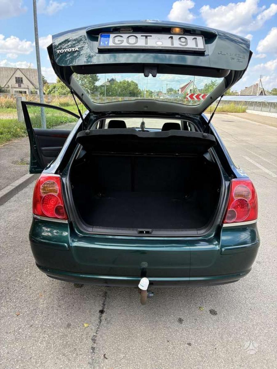 Green Toyota Avensis 2003 in Marijampole, with an engine capacity of 2.00 L and mileage of 220 thousand km for 2750 €, photo 10 on AUTOMOTO.COM.LV