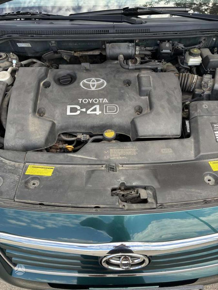 Green Toyota Avensis 2003 in Marijampole, with an engine capacity of 2.00 L and mileage of 220 thousand km for 2750 €, photo 11 on AUTOMOTO.COM.LV