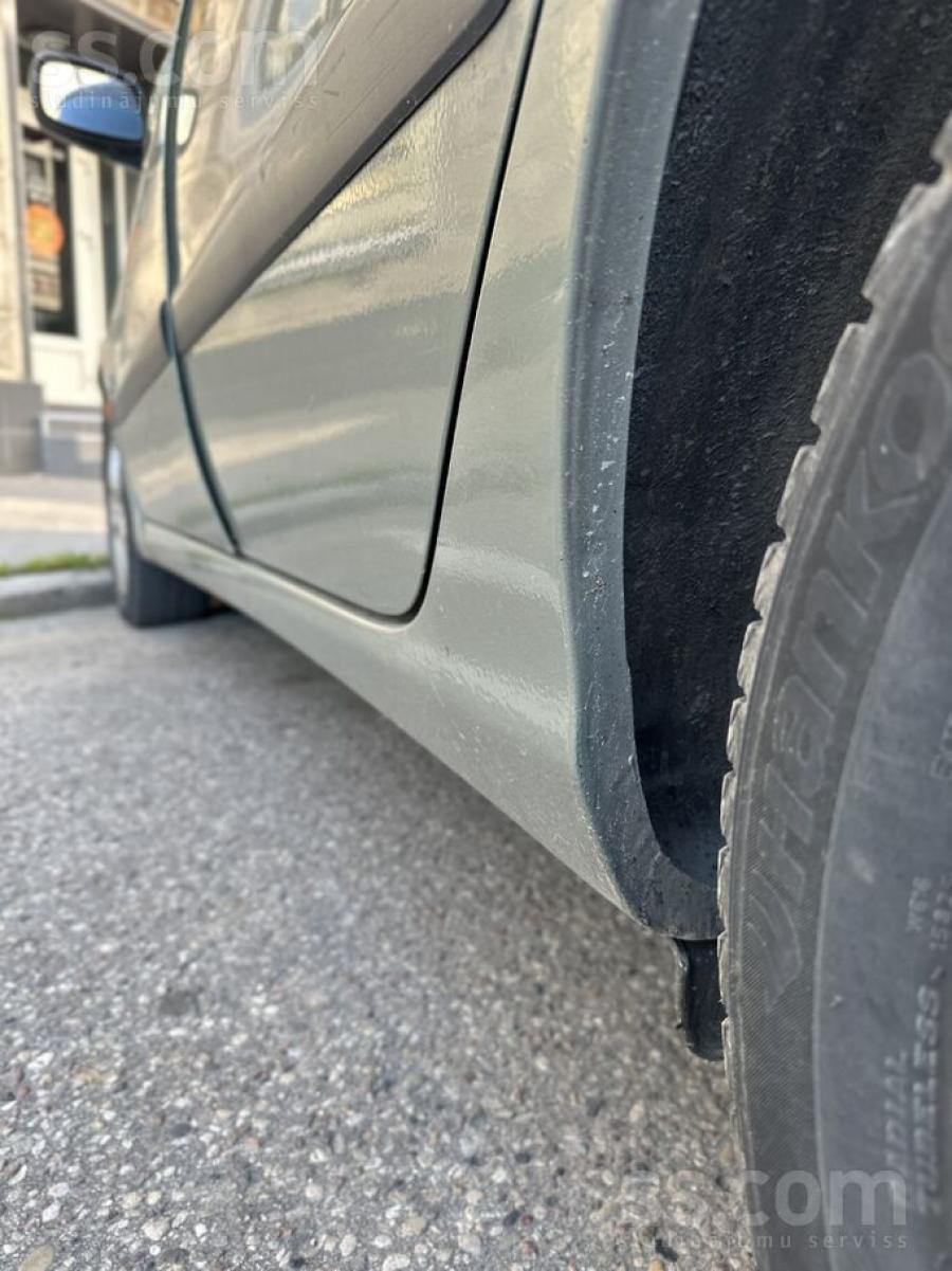 Зеленый Тойота Авенсис 2001 в Даугавпилс, объемом двигателя 2.00 л и пробегом 300 тыс. км за 1999 €, фото 11 на AUTOMOTO.COM.LV