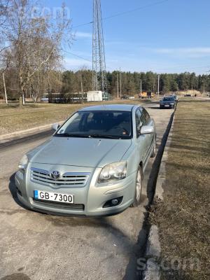 Green Toyota Avensis 2006 in Riga, with an engine capacity of 1.80 L and mileage of 318 thousand km for 1995 €, photo 1 on AUTOMOTO.COM.LV