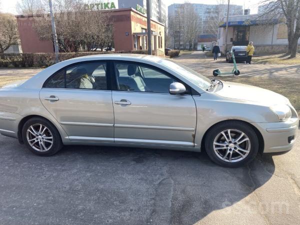 Green Toyota Avensis 2006 in Riga, with an engine capacity of 1.80 L and mileage of 318 thousand km for 1995 €, photo 3 on AUTOMOTO.COM.LV