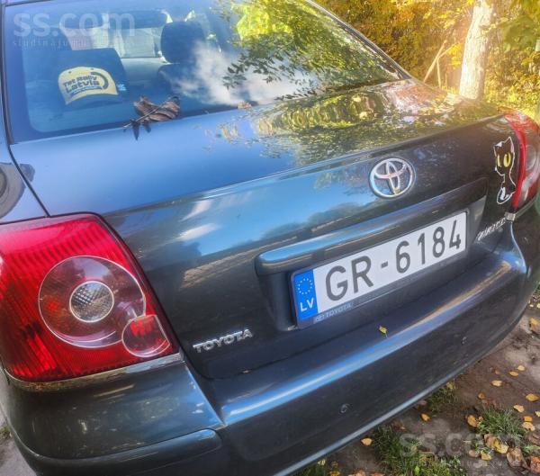 Green Toyota Avensis 2006 in Tukums, with an engine capacity of 1.90 L and mileage of 178 thousand km for 1000 €, photo 3 on AUTOMOTO.COM.LV