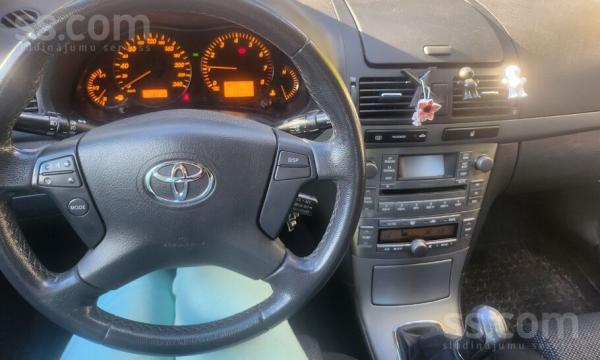 Green Toyota Avensis 2006 in Tukums, with an engine capacity of 1.90 L and mileage of 178 thousand km for 1000 €, photo 4 on AUTOMOTO.COM.LV