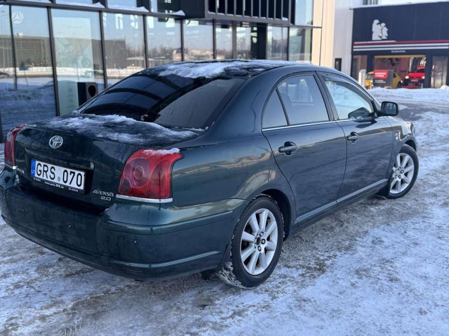 Zaļš Toyota Avensis 2006 Viļņa, ar dzinēja tilpumu 2.00 L un nobraukumu 300 tūkst. km par 1650 €, foto 4 vietnē AUTOMOTO.COM.LV