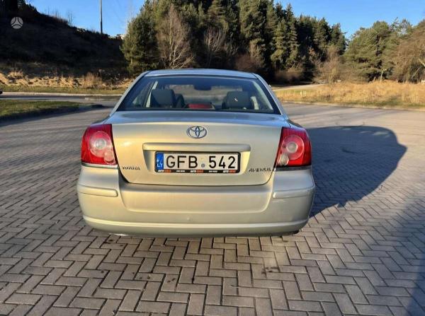 Green Toyota Avensis 2007 in Vilnius, with an engine capacity of 2.00 L and mileage of 292 thousand km for 1100 €, photo 3 on AUTOMOTO.COM.LV