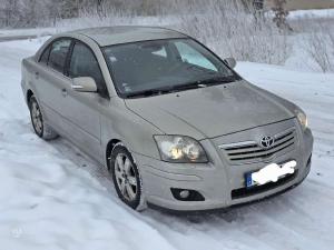 Zaļš Toyota Avensis 2007 Kauņa, ar dzinēja tilpumu 2.00 L un nobraukumu 242 tūkst. km par 2750 €, foto  vietnē AUTOMOTO.COM.LV