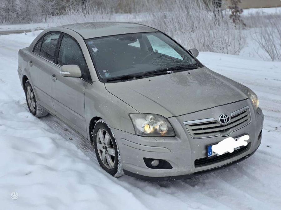 Green Toyota Avensis 2007 in Kaunas, with an engine capacity of 2.00 L and mileage of 242 thousand km for 2750 €, photo 1 on AUTOMOTO.COM.LV