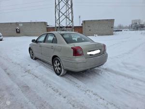 Green Toyota Avensis 2007 in Kaunas, with an engine capacity of 2.00 L and mileage of 242 thousand km for 2750 €, photo 4 on AUTOMOTO.COM.LV