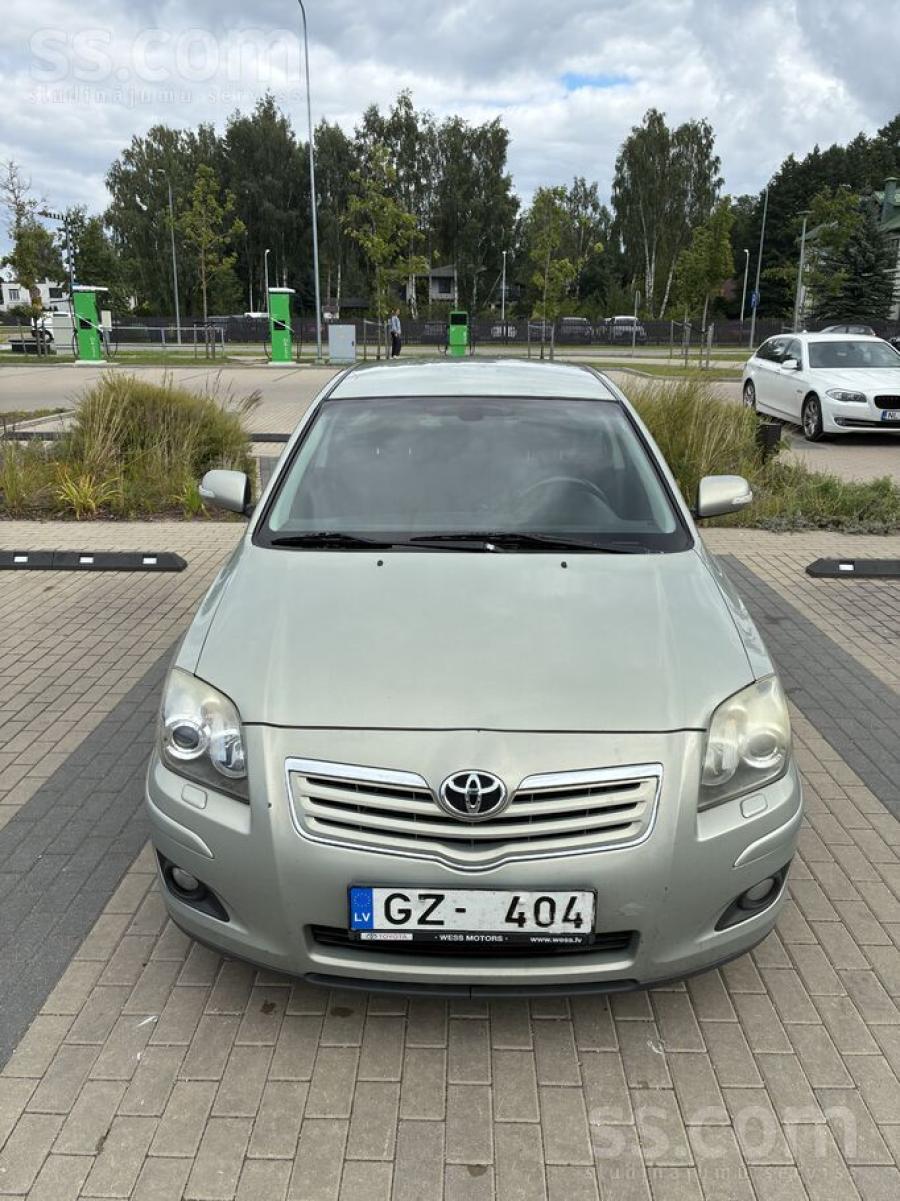 Green Toyota Avensis 2007 in Riga, with an engine capacity of 2.00 L and mileage of 245 thousand km for 2300 €, photo 1 on AUTOMOTO.COM.LV