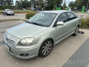 Green Toyota Avensis 2007 in Riga, with an engine capacity of 2.00 L and mileage of 245 thousand km for 2300 €, photo 4 on AUTOMOTO.COM.LV