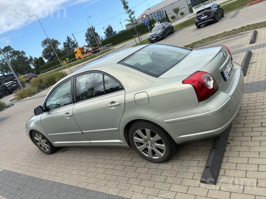 Green Toyota Avensis 2007 in Riga, with an engine capacity of 2.00 L and mileage of 245 thousand km for 2300 €, photo 6 on AUTOMOTO.COM.LV