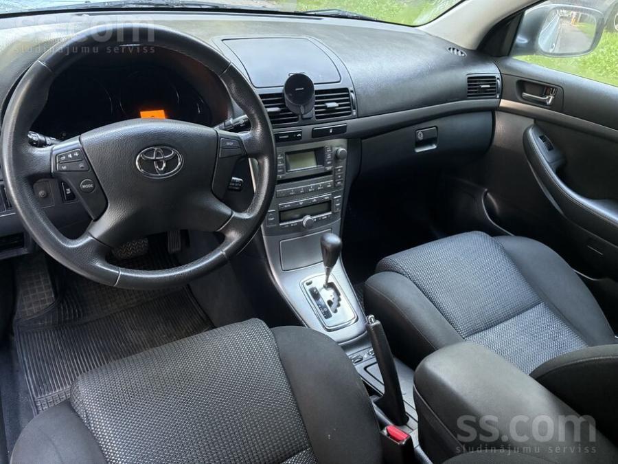 Green Toyota Avensis 2007 in Riga, with an engine capacity of 2.00 L and mileage of 245 thousand km for 2300 €, photo 8 on AUTOMOTO.COM.LV