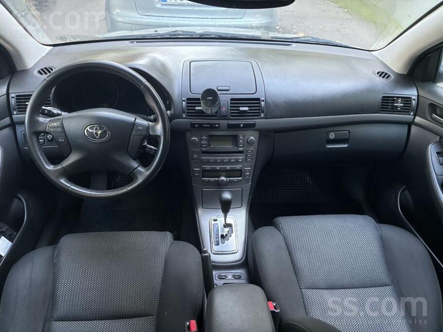 Green Toyota Avensis 2007 in Riga, with an engine capacity of 2.00 L and mileage of 245 thousand km for 2300 €, photo 9 on AUTOMOTO.COM.LV