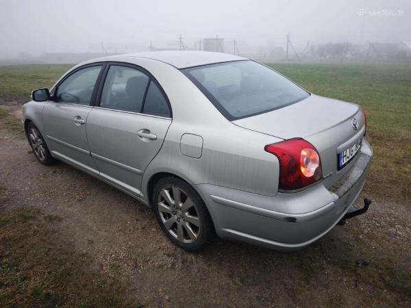 Green Toyota Avensis 2008 in Klaipeda, with an engine capacity of 2.20 L and mileage of 340 thousand km for 1800 €, photo 4 on AUTOMOTO.COM.LV