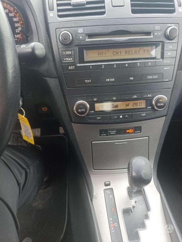 Zaļš Toyota Avensis 2009 Tauragė, ar dzinēja tilpumu 2.20 L un nobraukumu 285 tūkst. km par 4300 €, foto 11 vietnē AUTOMOTO.COM.LV