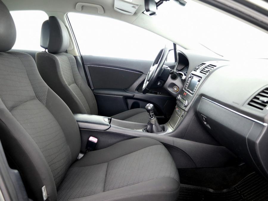 Green Toyota Avensis 2009 in Tallinn, with an engine capacity of 1.80 L and mileage of 259 thousand km for 3499 €, photo 7 on AUTOMOTO.COM.LV