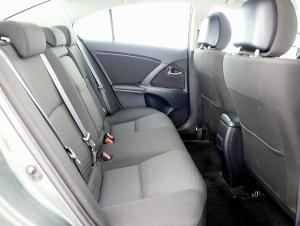 Green Toyota Avensis 2009 in Tallinn, with an engine capacity of 1.80 L and mileage of 259 thousand km for 3499 €, photo 8 on AUTOMOTO.COM.LV