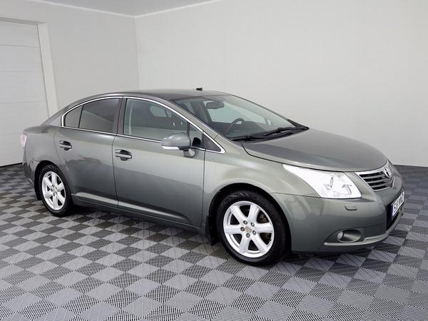 Зеленый Тойота Авенсис 2010 в Таллин, объемом двигателя 2.00 л и пробегом 319 тыс. км за 2999 €, фото 1 на AUTOMOTO.COM.LV