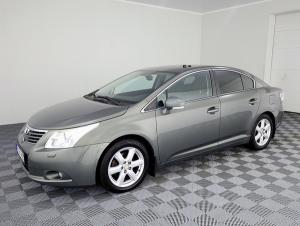 Green Toyota Avensis 2010 in Tallinn, with an engine capacity of 2.00 L and mileage of 319 thousand km for 2999 €, photo 3 on AUTOMOTO.COM.LV