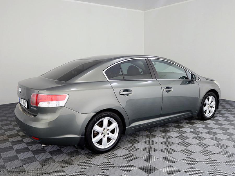 Green Toyota Avensis 2010 in Tallinn, with an engine capacity of 2.00 L and mileage of 319 thousand km for 2999 €, photo 4 on AUTOMOTO.COM.LV