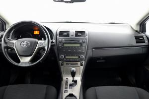 Green Toyota Avensis 2010 in Tallinn, with an engine capacity of 2.00 L and mileage of 319 thousand km for 2999 €, photo 6 on AUTOMOTO.COM.LV