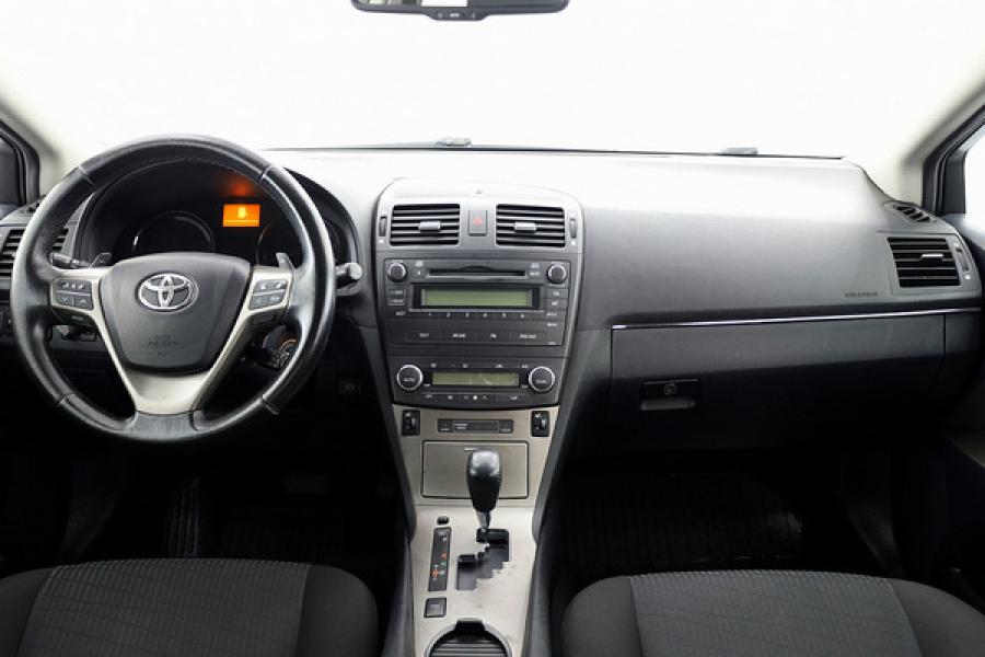 Green Toyota Avensis 2010 in Tallinn, with an engine capacity of 2.00 L and mileage of 319 thousand km for 2999 €, photo 6 on AUTOMOTO.COM.LV