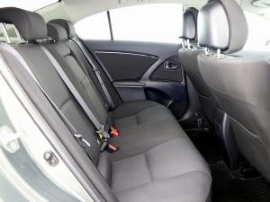 Green Toyota Avensis 2010 in Tallinn, with an engine capacity of 2.00 L and mileage of 319 thousand km for 2999 €, photo 8 on AUTOMOTO.COM.LV