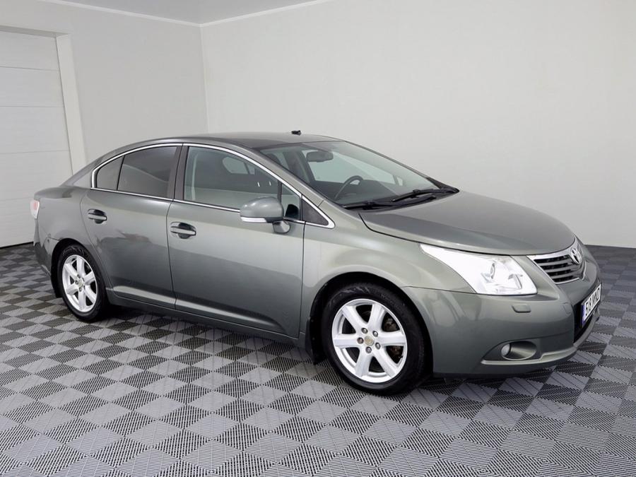 Green Toyota Avensis 2010 in Tallinn, with an engine capacity of 2.00 L and mileage of 319 thousand km for 2999 €, photo 11 on AUTOMOTO.COM.LV