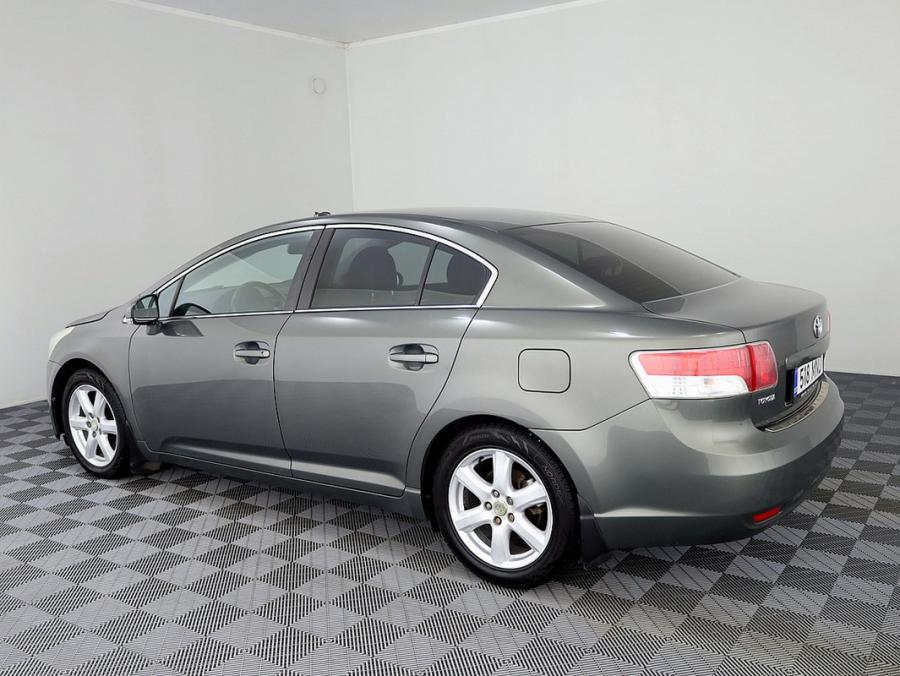 Green Toyota Avensis 2010 in Tallinn, with an engine capacity of 2.00 L and mileage of 319 thousand km for 2999 €, photo 14 on AUTOMOTO.COM.LV