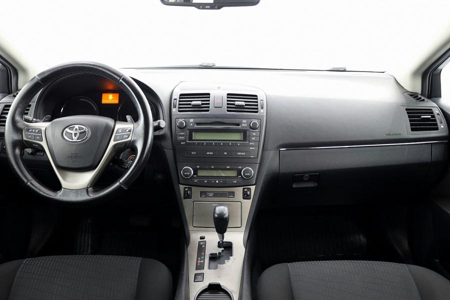 Green Toyota Avensis 2010 in Tallinn, with an engine capacity of 2.00 L and mileage of 319 thousand km for 2999 €, photo 15 on AUTOMOTO.COM.LV