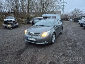Green Toyota Avensis 2012 in Riga, with an engine capacity of 2.00 L and mileage of 326 thousand km for 5790 €, photo  on AUTOMOTO.COM.LV