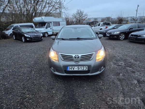 Green Toyota Avensis 2012 in Riga, with an engine capacity of 2.00 L and mileage of 326 thousand km for 5790 €, photo 3 on AUTOMOTO.COM.LV