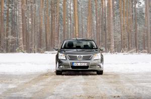 Green Toyota Avensis 2012 in Riga, with an engine capacity of 2.00 L and mileage of 326 thousand km for 4890 €, photo 3 on AUTOMOTO.COM.LV