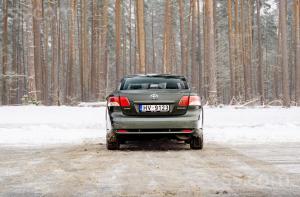 Green Toyota Avensis 2012 in Riga, with an engine capacity of 2.00 L and mileage of 326 thousand km for 4890 €, photo 7 on AUTOMOTO.COM.LV