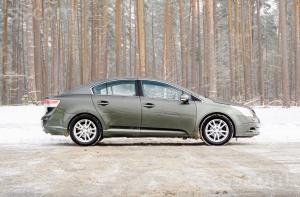 Green Toyota Avensis 2012 in Riga, with an engine capacity of 2.00 L and mileage of 326 thousand km for 4890 €, photo 9 on AUTOMOTO.COM.LV