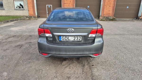 Green Toyota Avensis 2012 in Jonava, with an engine capacity of 1.99 L and mileage of 314 thousand km for 4500 €, photo 4 on AUTOMOTO.COM.LV