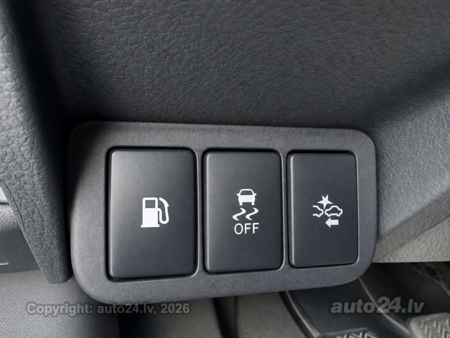 Зеленый Тойота Авенсис 2017 в Таллин, объемом двигателя 1.80 л и пробегом 132 тыс. км за 9995 €, фото 20 на AUTOMOTO.COM.LV