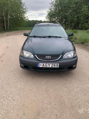 Green Toyota Avensis 2000 in Kaunas, with an engine capacity of 1.79 L and mileage of 205 thousand km for 1700 €, photo  on AUTOMOTO.COM.LV