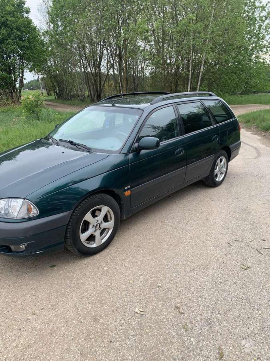 Zaļš Toyota Avensis 2000 Kauņa, ar dzinēja tilpumu 1.79 L un nobraukumu 205 tūkst. km par 1700 €, foto 3 vietnē AUTOMOTO.COM.LV