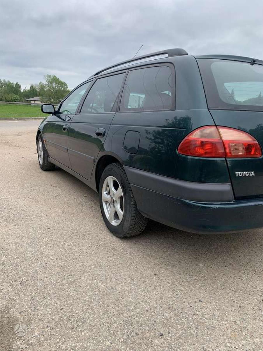 Zaļš Toyota Avensis 2000 Kauņa, ar dzinēja tilpumu 1.79 L un nobraukumu 205 tūkst. km par 1700 €, foto 5 vietnē AUTOMOTO.COM.LV