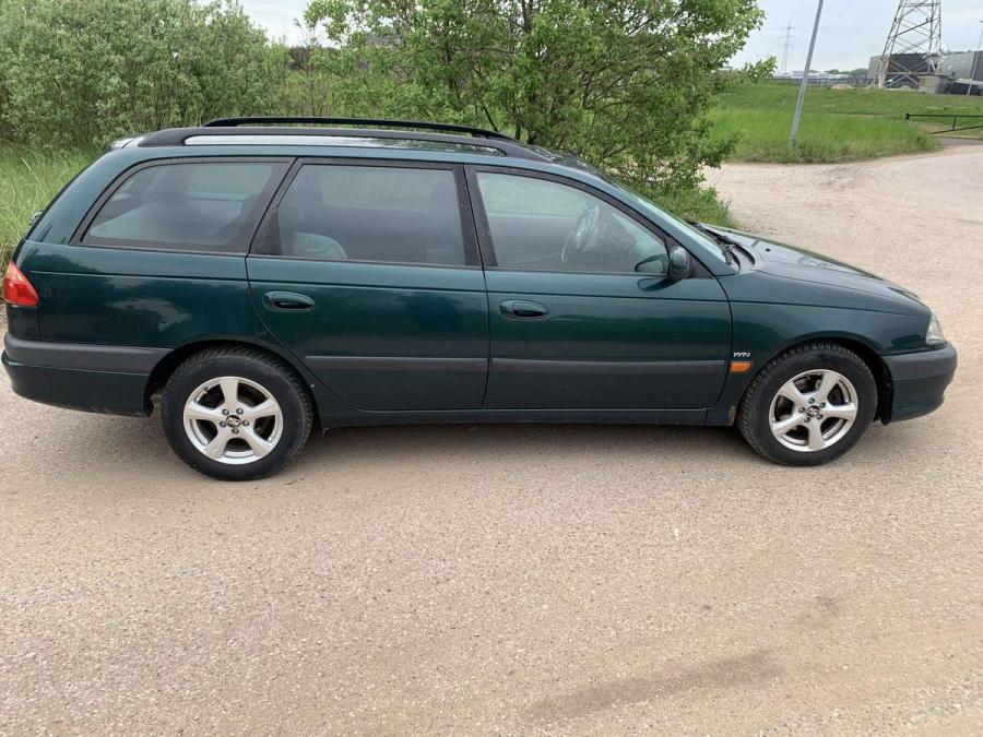 Zaļš Toyota Avensis 2000 Kauņa, ar dzinēja tilpumu 1.79 L un nobraukumu 205 tūkst. km par 1700 €, foto 8 vietnē AUTOMOTO.COM.LV